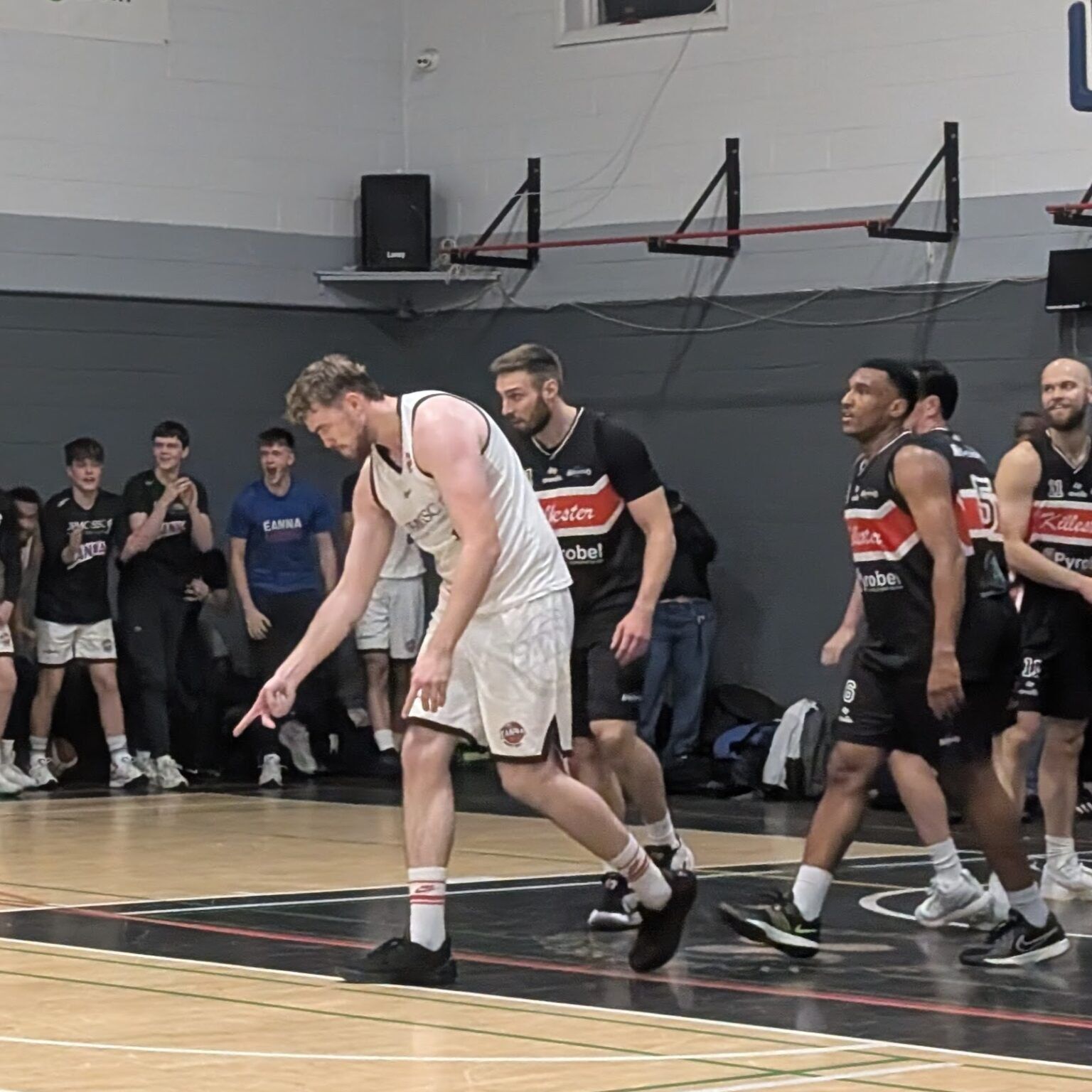 Éanna win the mind games and the actual game - BallinEurope