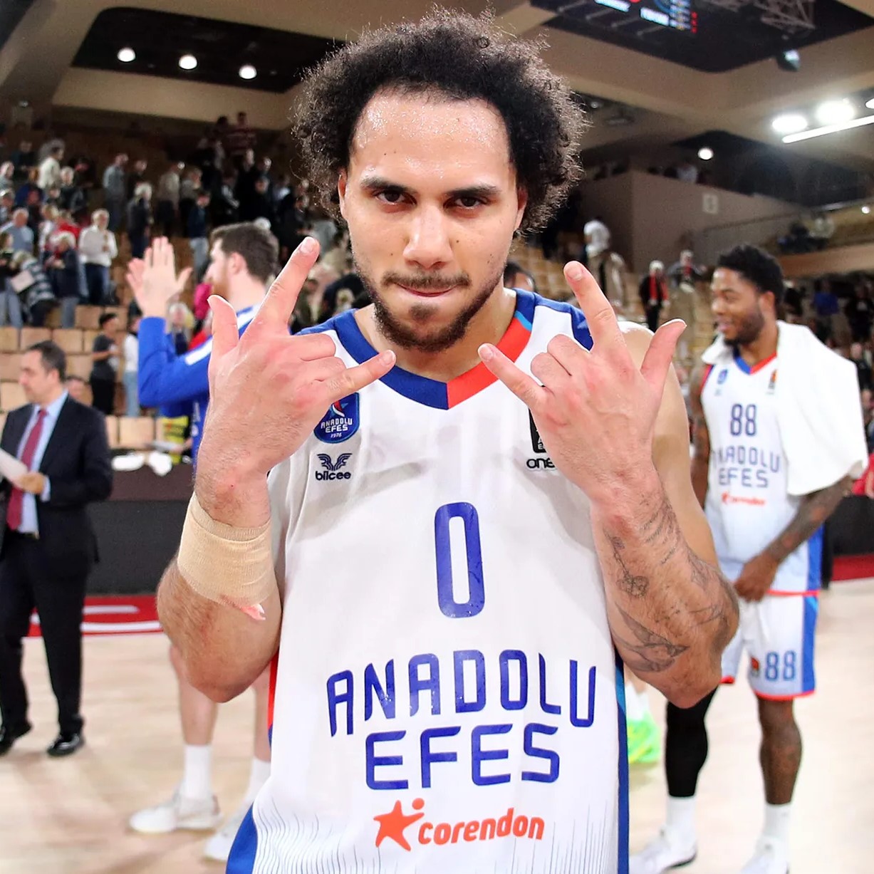 Even in a down year for Anadolu Efes, Shane Larkin remains the guy ...